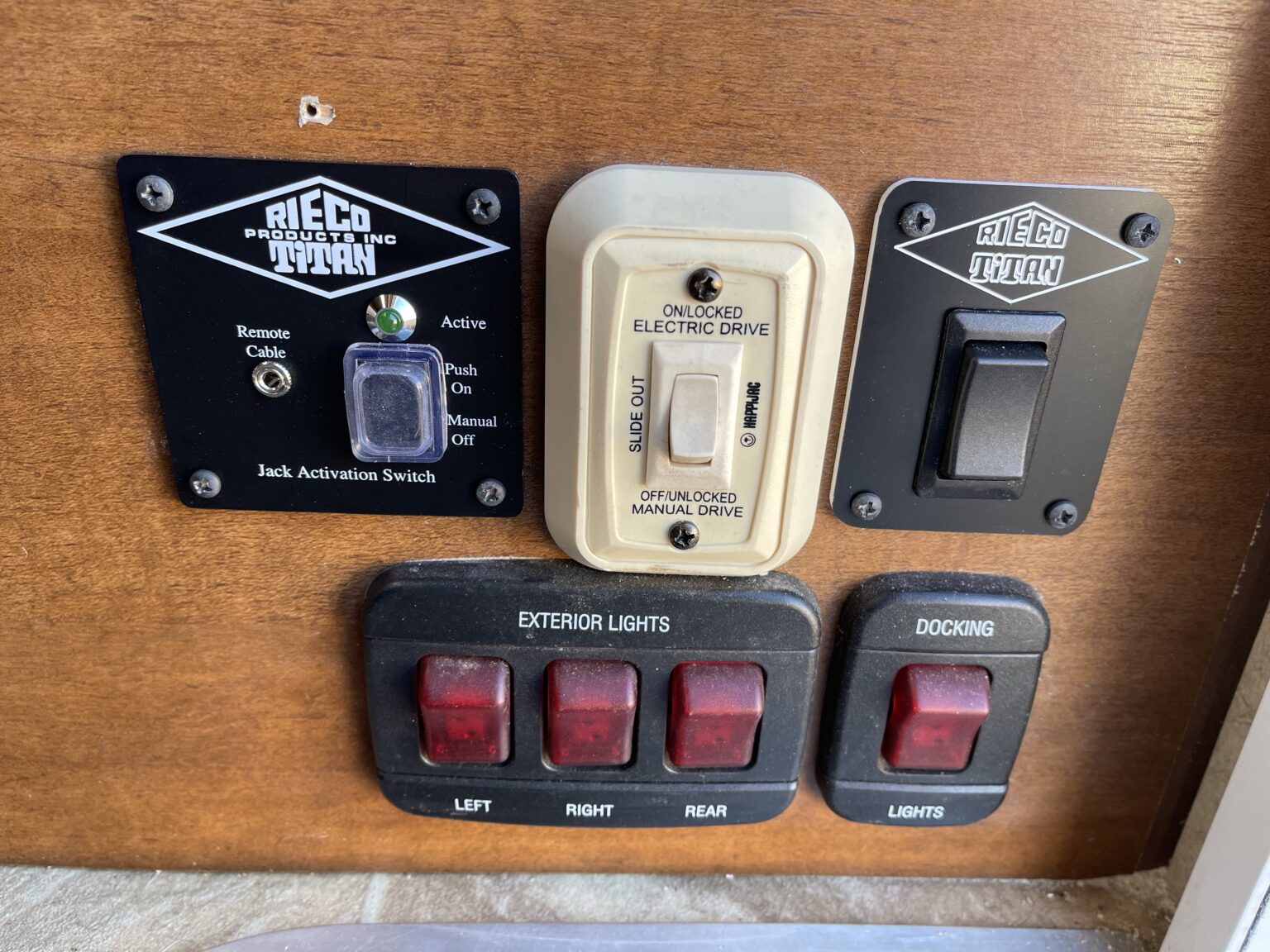 Hardwired HappiJac slide switch – Minnie's Mommy